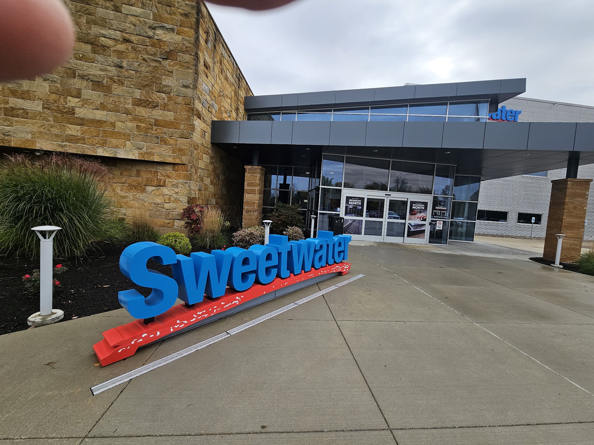 SWEETWATER SOUND - Fort Wayne IN - Hours, Directions, Reviews - Loc8NearMe