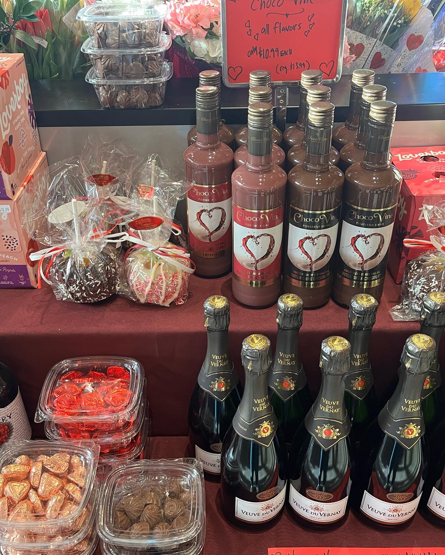 ATKINS FARMS COUNTRY MARKET - Amherst MA - Hours, Directions, Reviews ...