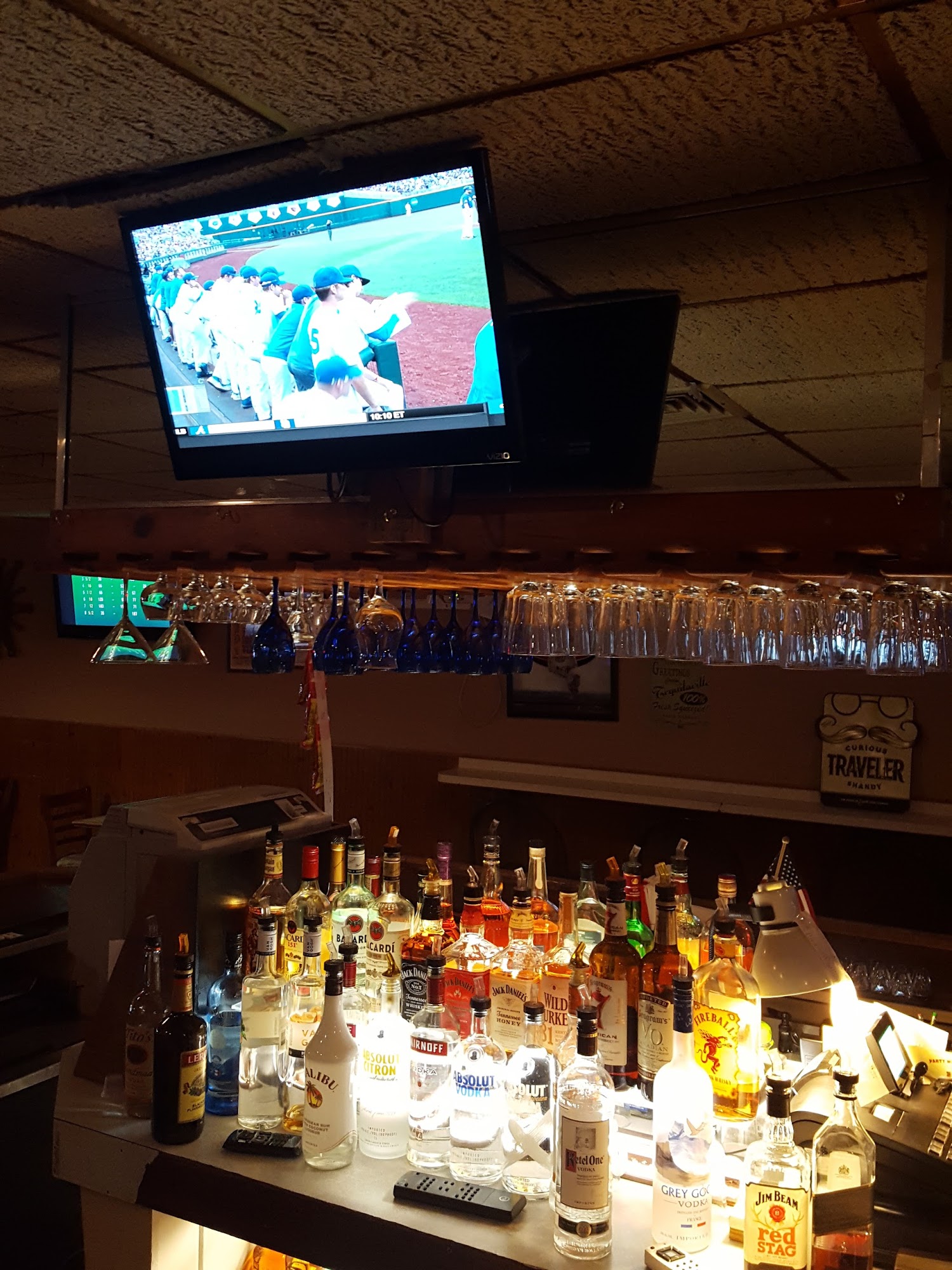 Best Dive Bars near Mastic Beach, NY - 2024 Restaurantji